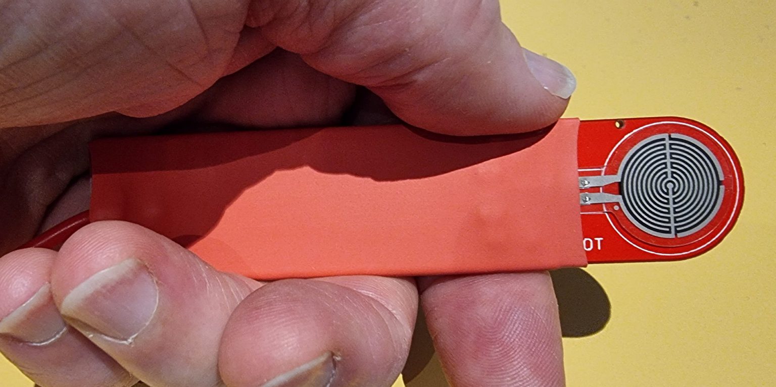 Portable pressure sensor based CW paddle